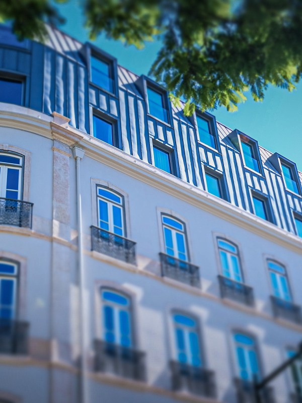 Os edifícios de Lisboa estão a mudar de cor (e a voltar à original)