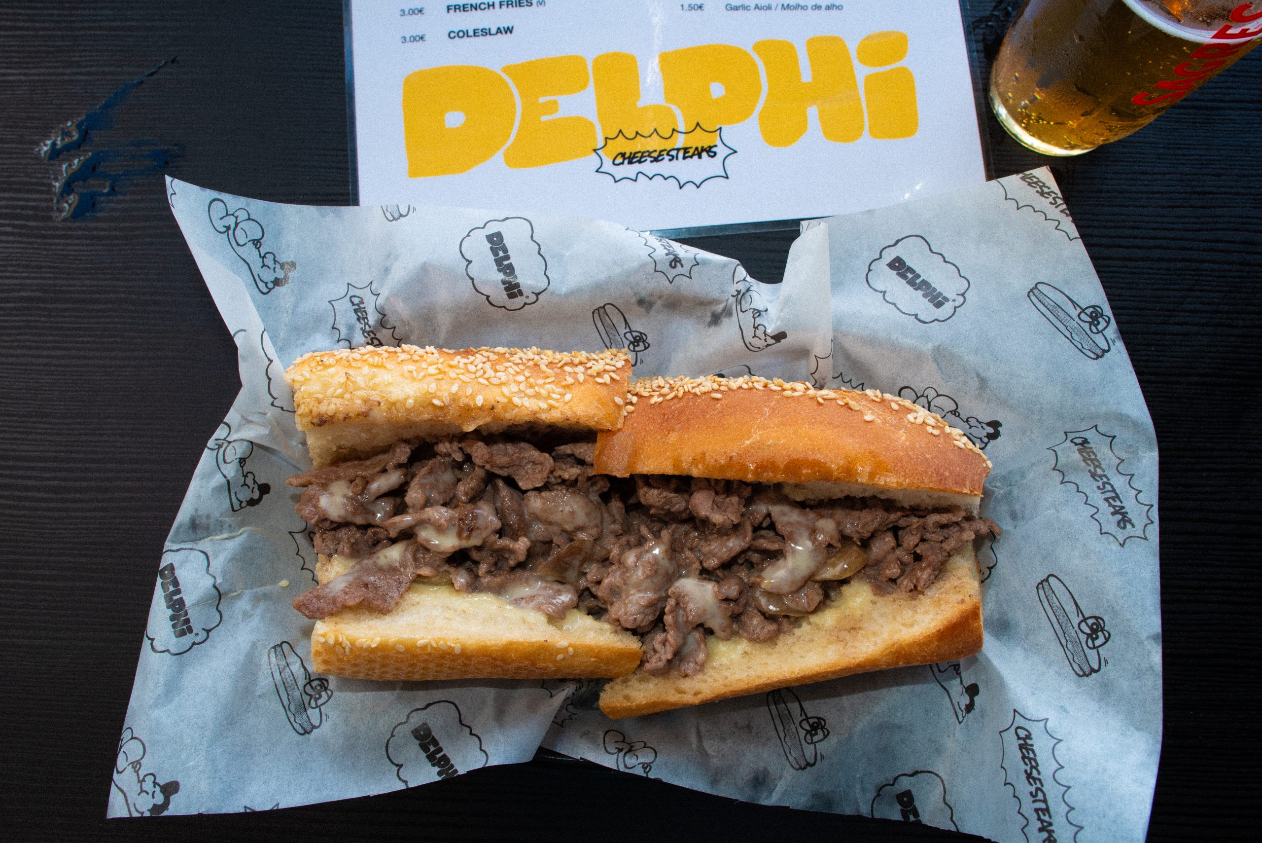 #95 Delphi Cheesesteaks: a casa de um clássico americano